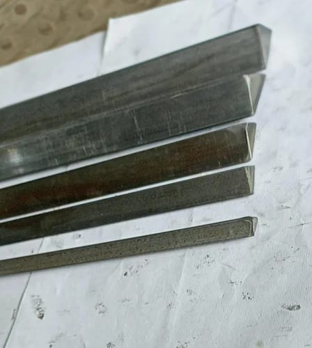 Matta Triangle Steel Chamfer Bar, for Industrial Matta Triangle Steel Chamfer Bar, for Industrial